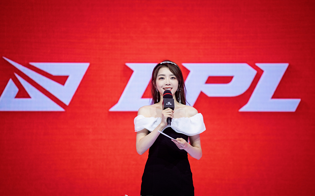 “Doinb恨不得手撕了LNG”，直言非常生气，余霜成为RNG唯一的救星