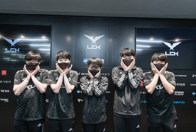 “遇到RNG一定要赢”，DK再次放出狠话，直言：要守住世界赛冠军奖杯