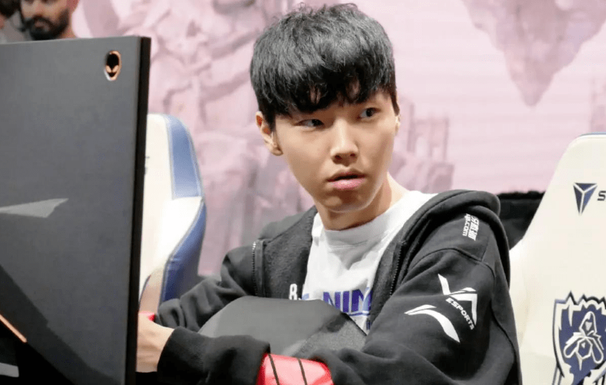 IG·UZI与IG·chovy正在连接！王思聪豪赌S12，再冲总冠军！