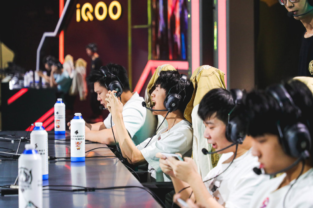 世冠总决赛一触即发，GK十年老粉不请自来，QG向鱼将有可能决赛爆种