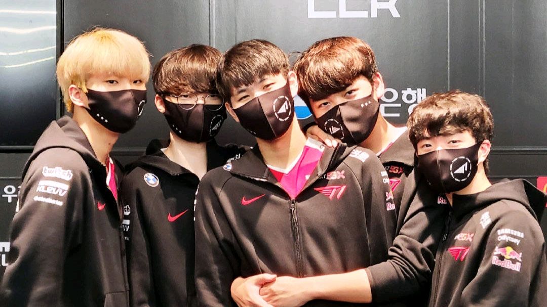 一比三不敌DK T1指挥背大锅 Faker终被打出中路差距