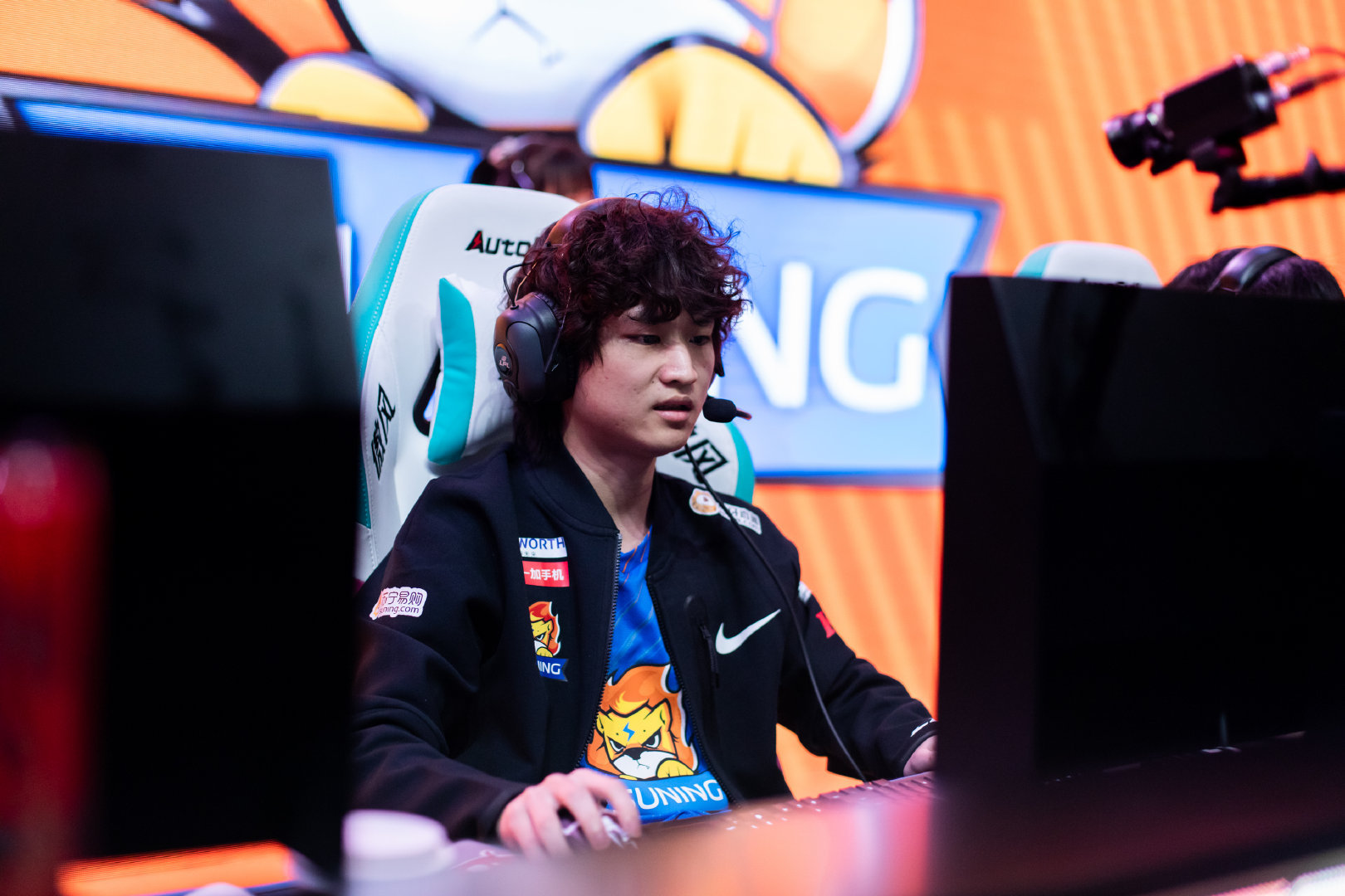 “Knight得到LCK网友认可！”韩网票选未进世界赛的TOP12选手，左手力压小花生高居榜首！