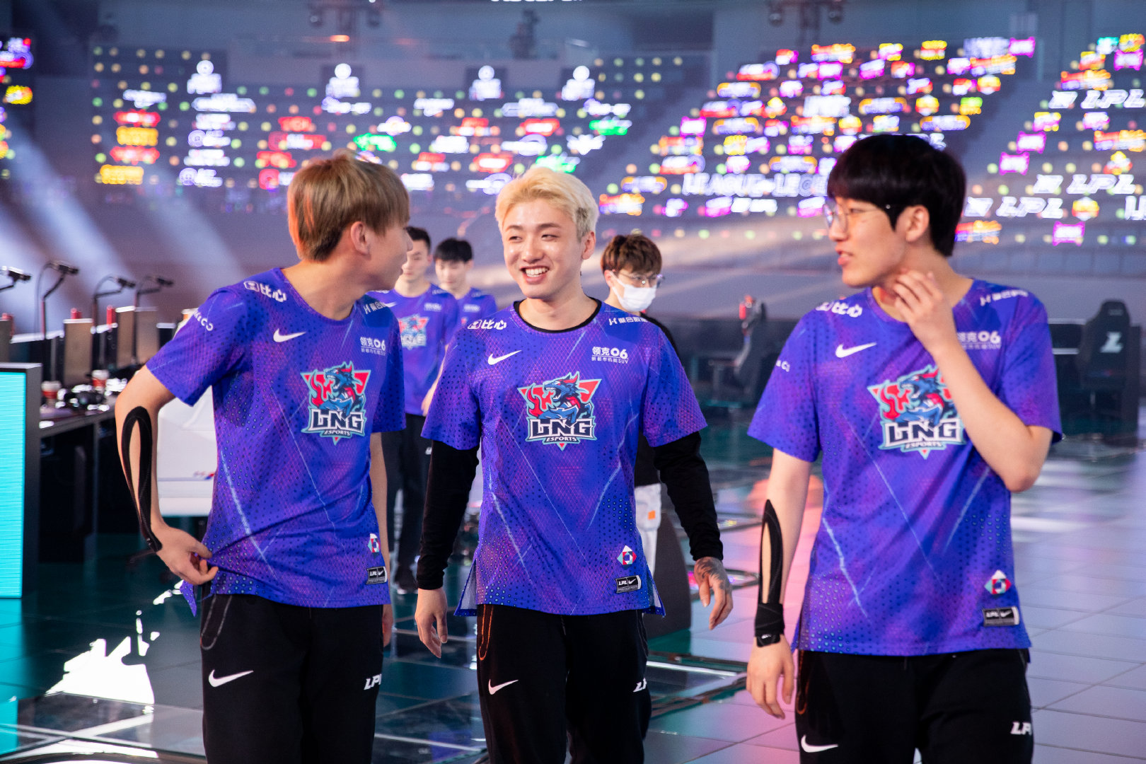 S11世界赛LPL四支队伍历史战绩盘点：RNG入场最多，FPX战绩最好，LNG属实萌新