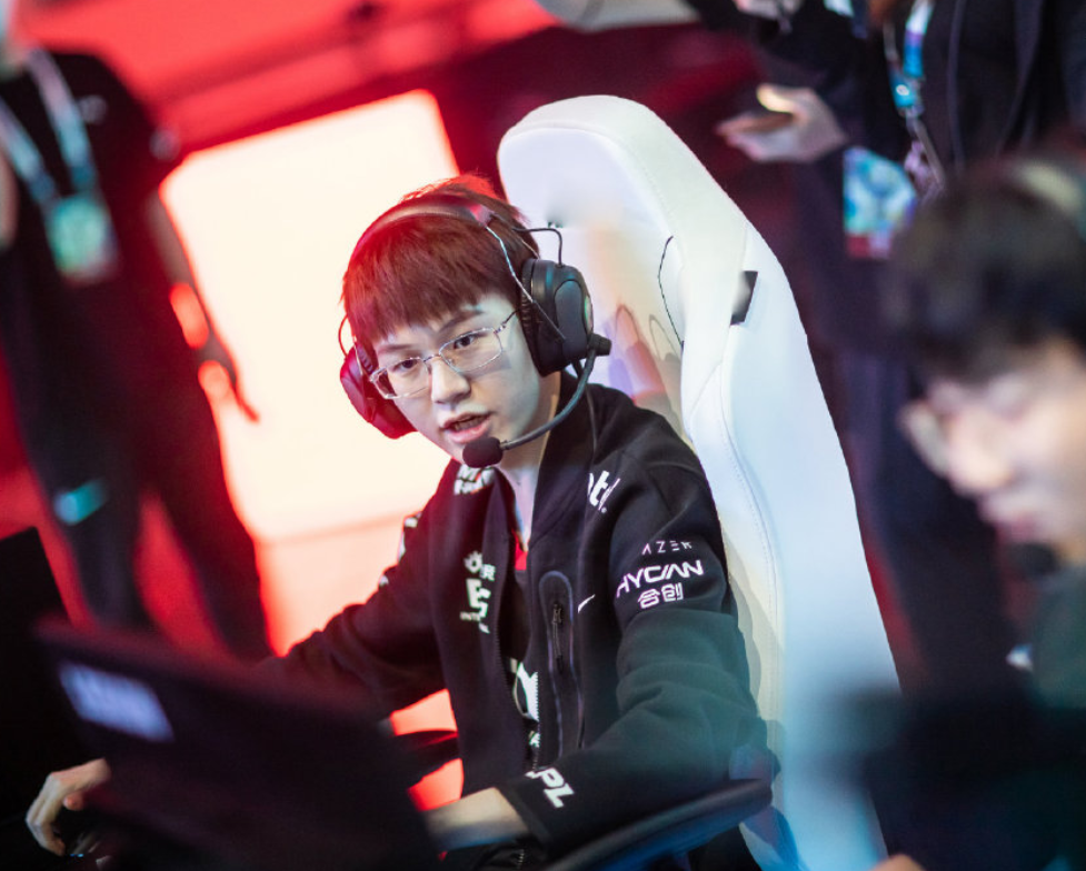 夺冠后EDG地位多卑微？外媒公开打脸，FPX依然位列S11榜首