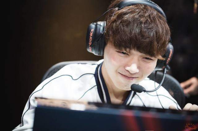 韩国网友票选历代最佳阵容：Theshy不敌Marin，Faker毫无争议