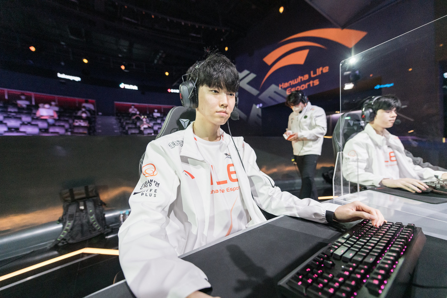 S11首战输给LNG，chovy赛后采访：蛮王是个很好的英雄，但对手很好的应对他