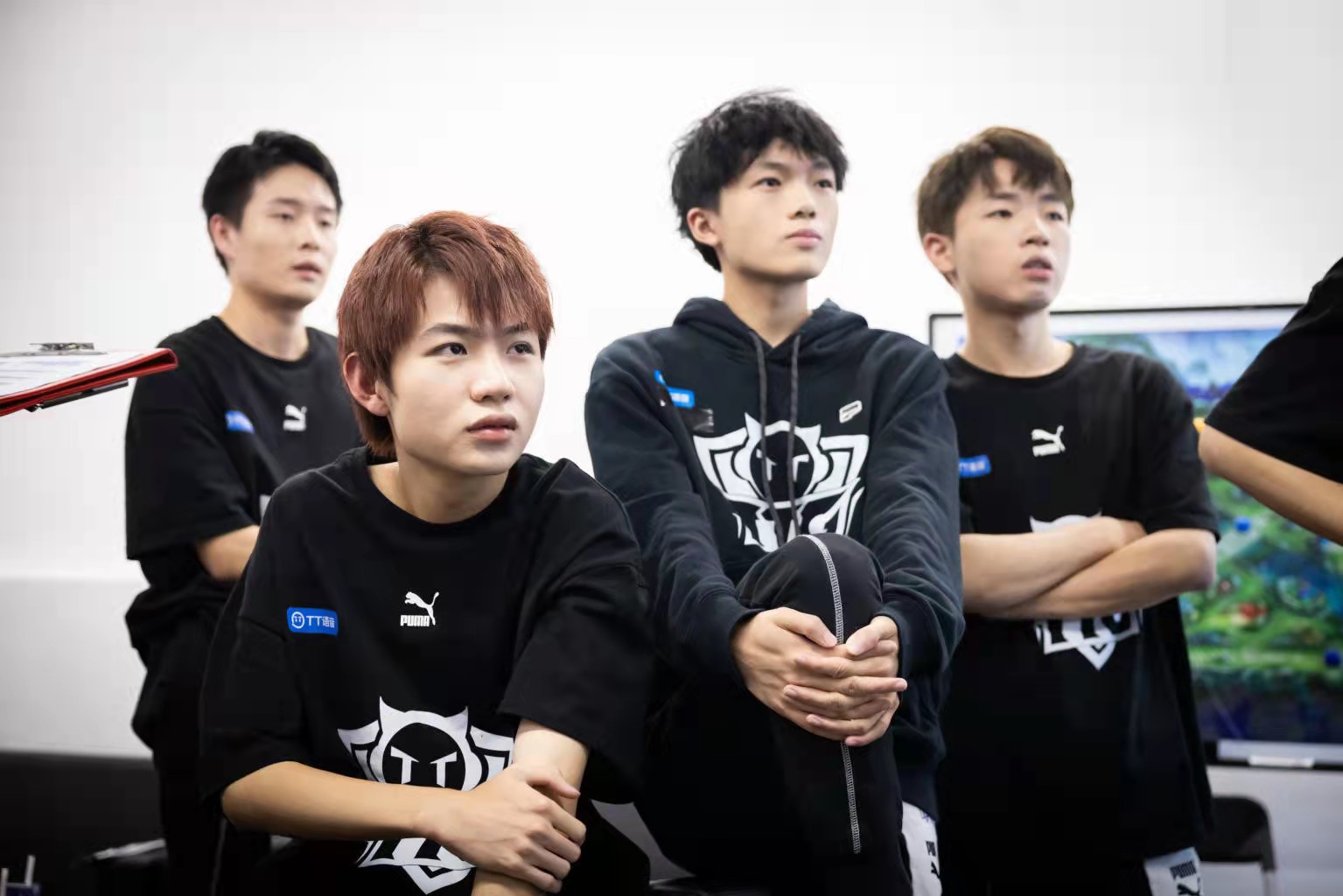 狼队3-0TTG，AG反倒成最大赢家，保级S组希望大增，甚至还能拿第3名！