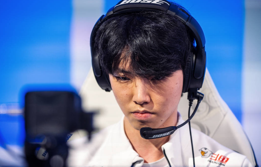 外网热议RNG小组第一：GALA补刀更多 让Chovy上头了