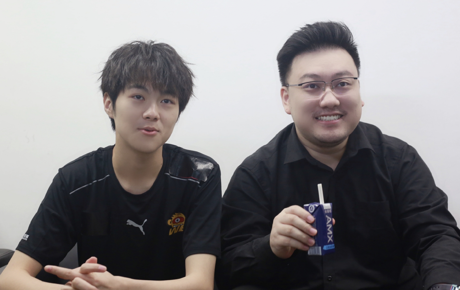 临阵换帅的WB未能创造奇迹，对战VG两局便放弃挣扎，XYG躺进A组