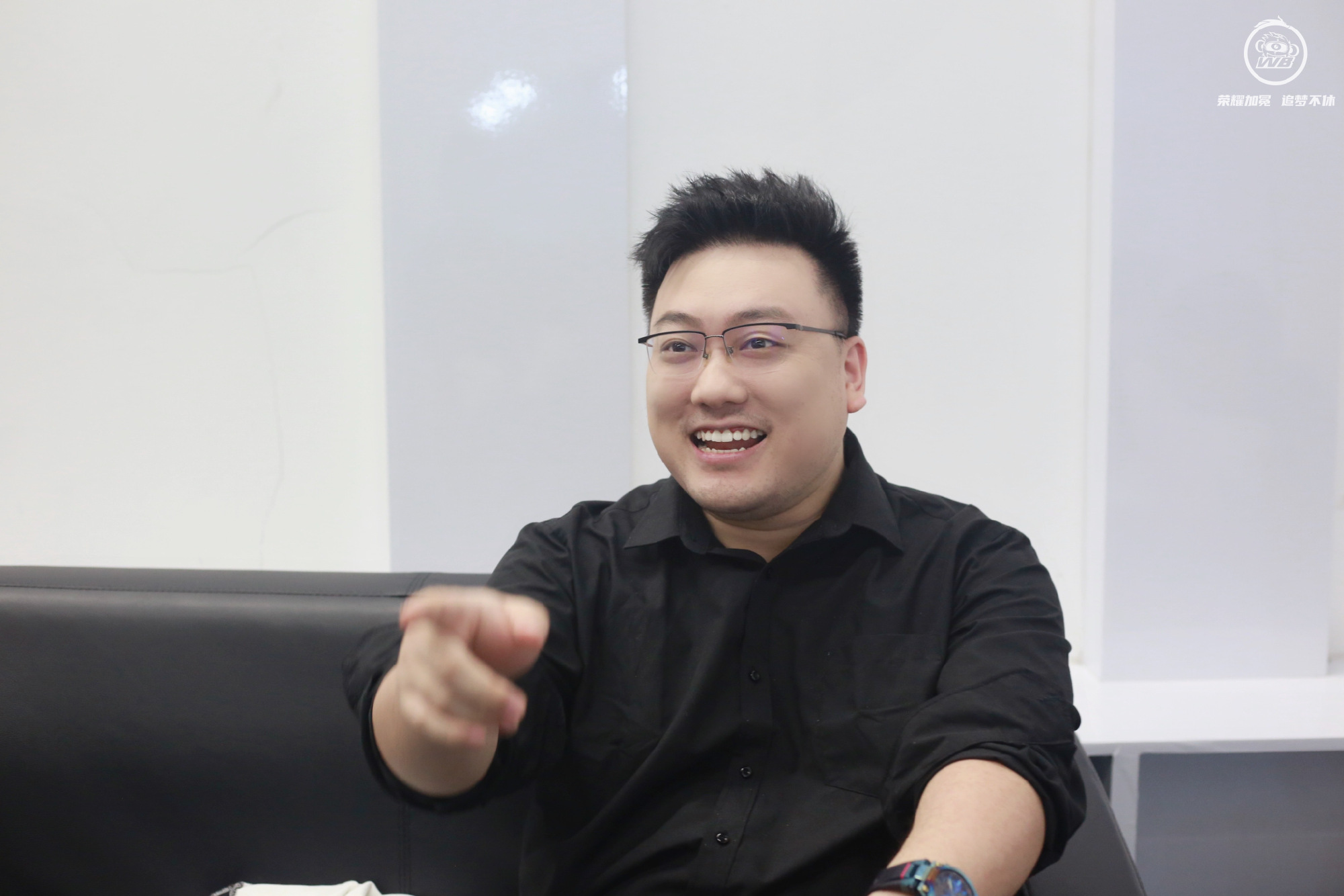 临阵换帅的WB未能创造奇迹，对战VG两局便放弃挣扎，XYG躺进A组