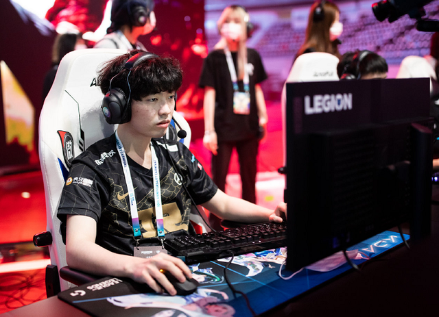 这就是LPL最后一张牌！cryin夏季赛卡牌仅输一场，被小虎给坑了？