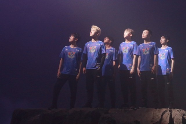 “5000W人围观LPL唯一乐爷”，阿乐小组赛杀疯了，米勒狂吹：LNG团战无敌