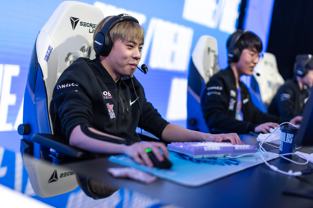 “5000W人围观LPL唯一乐爷”，阿乐小组赛杀疯了，米勒狂吹：LNG团战无敌