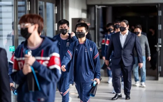 “完全可以战胜RNG”，PSG教练：输给RNG是因为太紧张了，后面要3战全胜