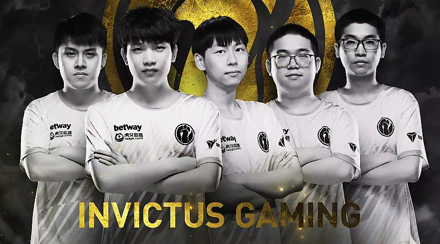 DOTA2：虎牙Sccc解说Ti10败者组内战，被Kaka彻底征服，情不自禁喊出“卡神”！网友：泪目！FG原谅他了