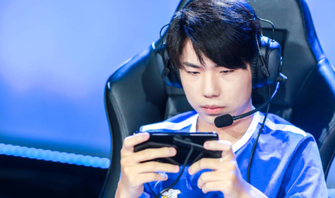 eStar3：0MTG，报了世冠淘汰之仇，秋季赛的SK必进总决赛