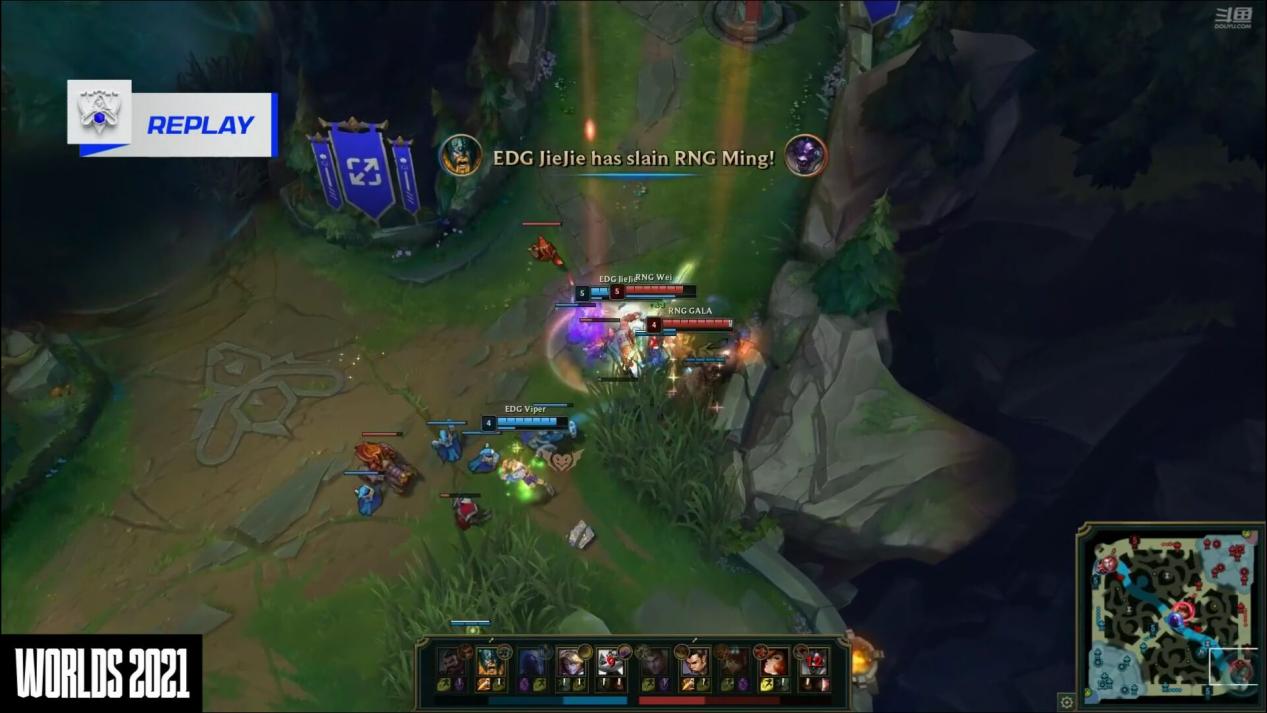 “LPL的教练组太烂了”RNG搞笑BP白送EDG一局，LPL内战成菜鸡互啄，圣枪哥打成了“男枪哥”