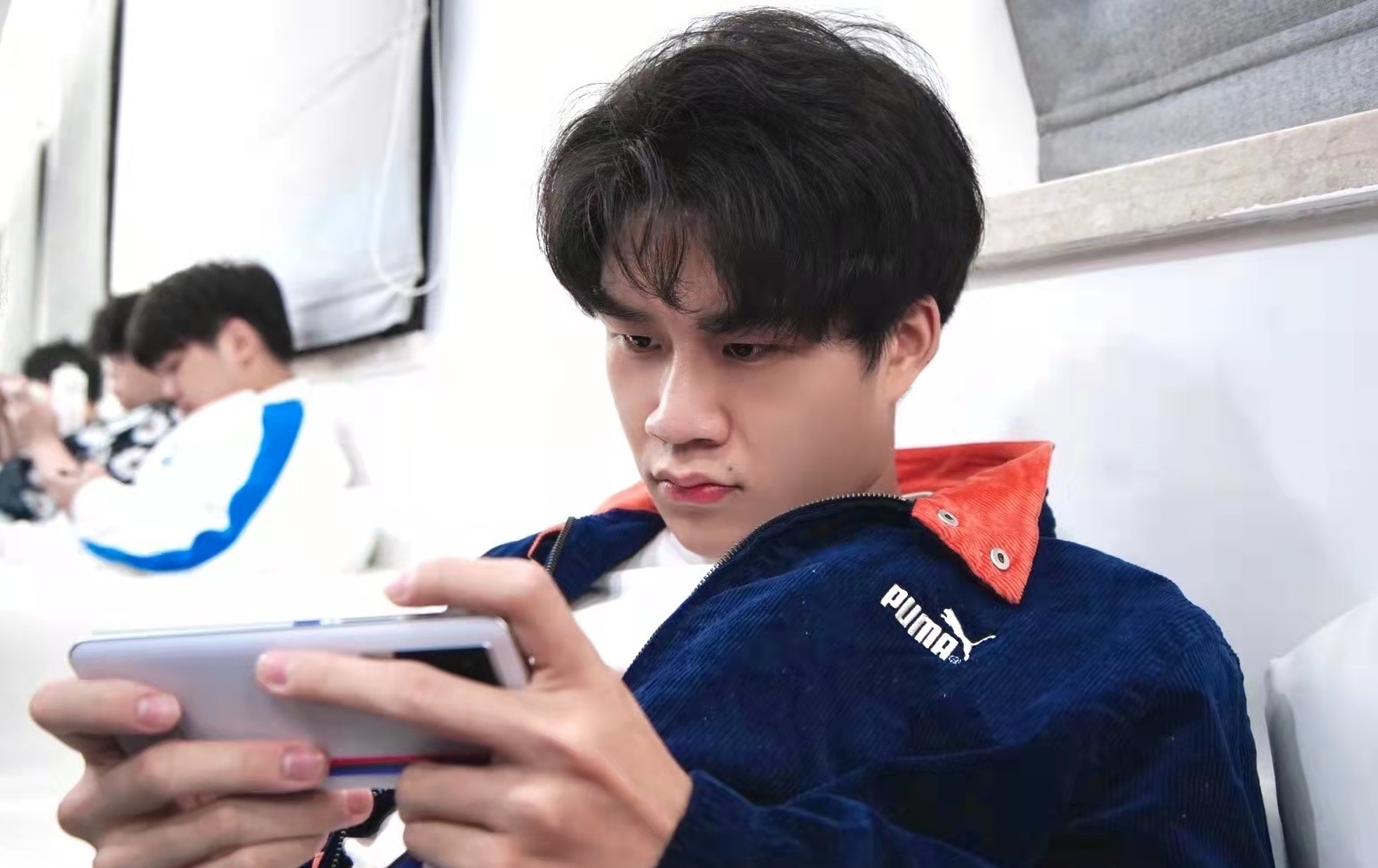 DYG0-3不敌XYG，小义深夜破防：输得很难受，包袱太重，太累了！