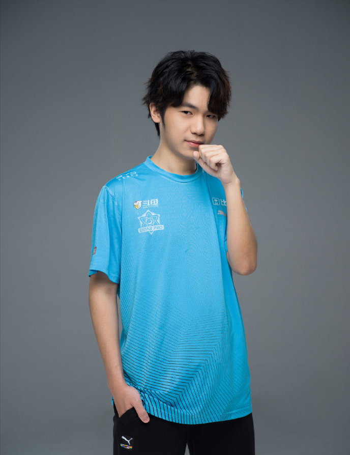 武汉estarPro 4：2 战胜佛山DRG.GK夺得冠军，es统治力太强了