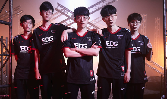 EDG破除魔咒、创造新历史，SN、厂长：获冠之愿由你继承！