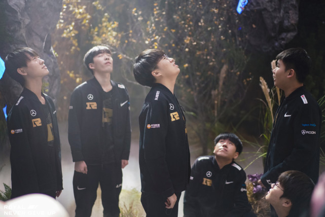 “不遇到EDG，RNG至少都是亚军”，Doinb替RNG感到可惜，小虎放话：我们打DK也能赢