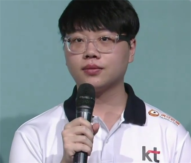 EDG世界赛夺冠，老队员pawn却输掉了比赛，faker好友也被霸哥碾压