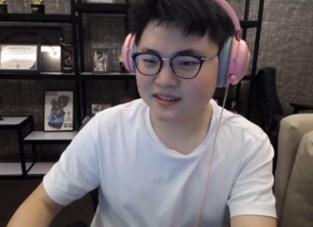 刘青松回应与Uzi一起加入IG传闻：不要乱讲，自己都不知道有这回事