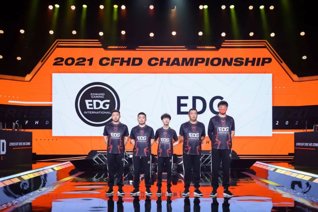 CFHD冠军杯｜狗子缘发威助EP轻松过关，RNG接连崩盘惨遭逆转