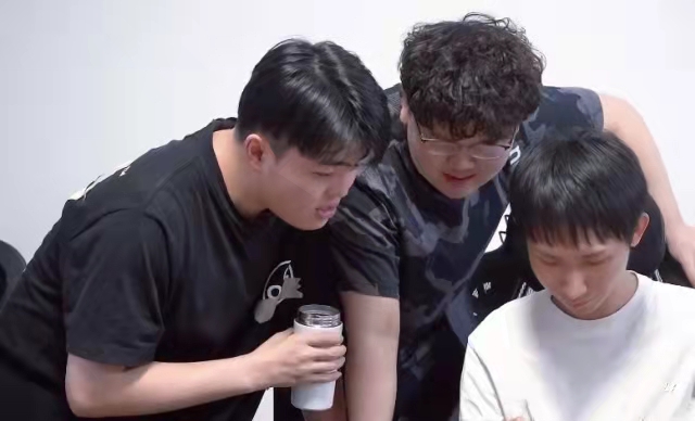 AG出征世界赛，梦泪、无痕定妆照惹人泪目，AIC小分队首战对阵日本XE