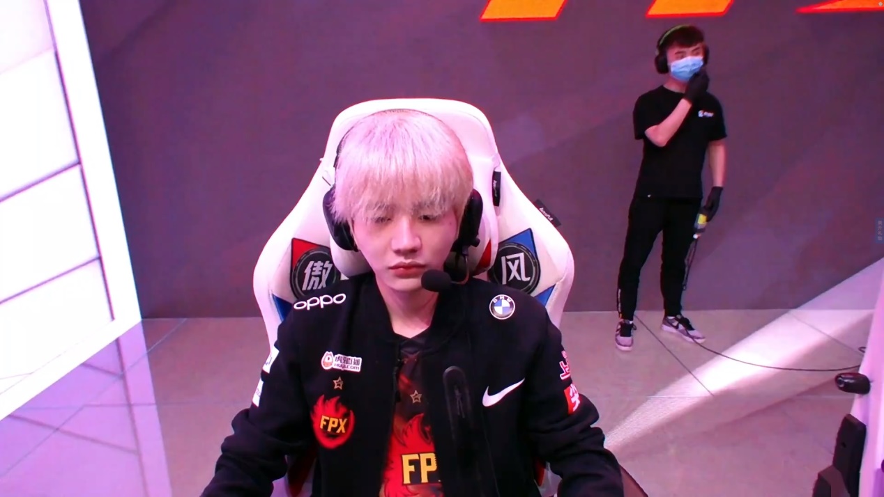 TheShy拒绝T1邀请，选择和Uzi成为队友？Doinb直言BLG明年起飞了