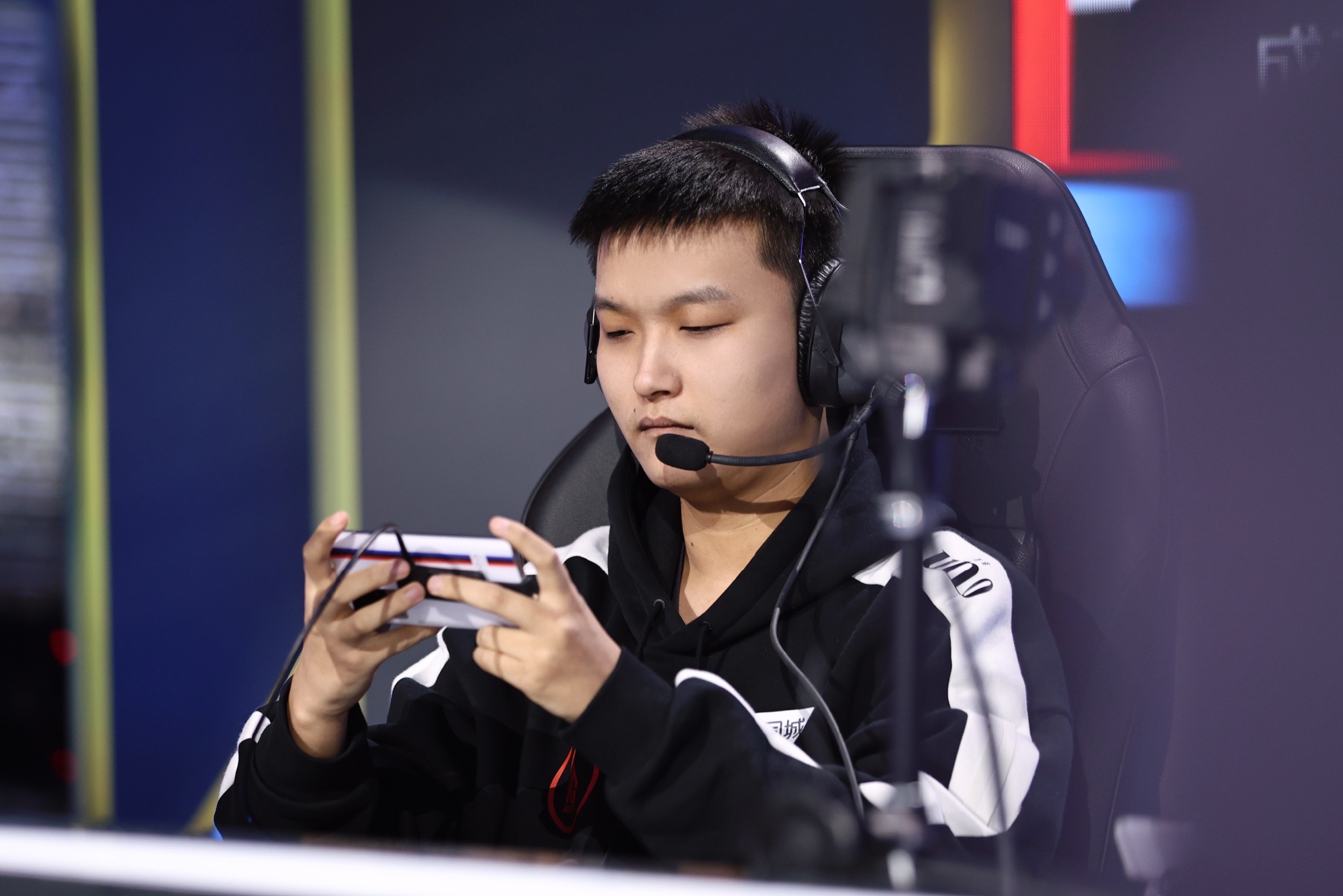 AG3-2战胜MTG，成功在A组登顶，控分言论不攻自破，八强之位唾手可得