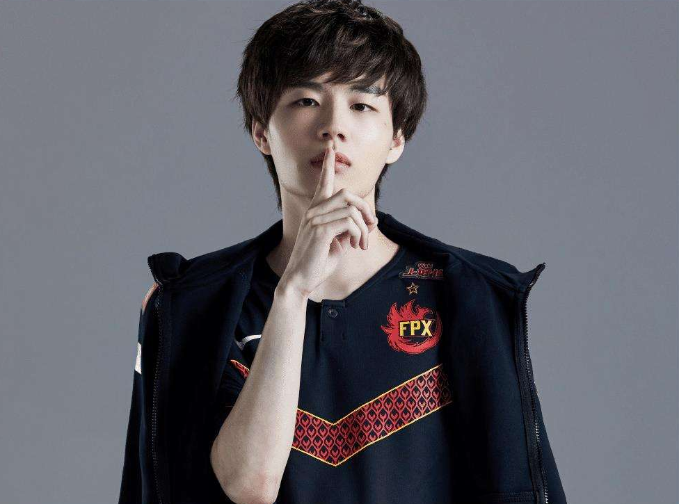 银河战舰BLG即将形成，UZI刘青松最强下路组合，Theshy也要来了