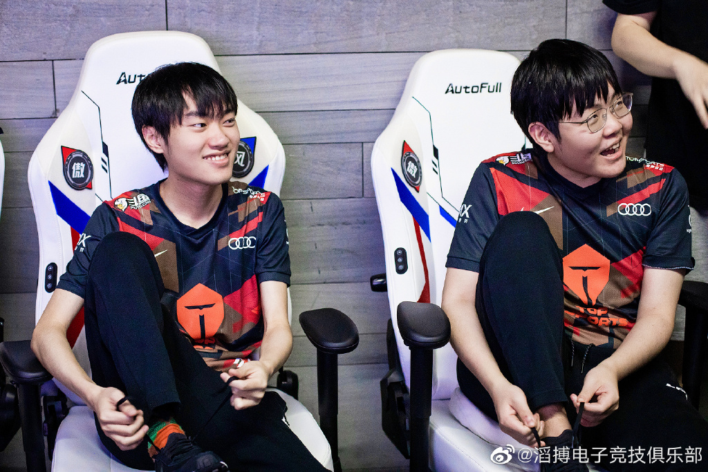 “RNG被偷家了！”知情人爆料：Cryin接近签约FPX，RNG正在联系蕉太狼！冠军教练加盟LNG，新赛季即将起飞