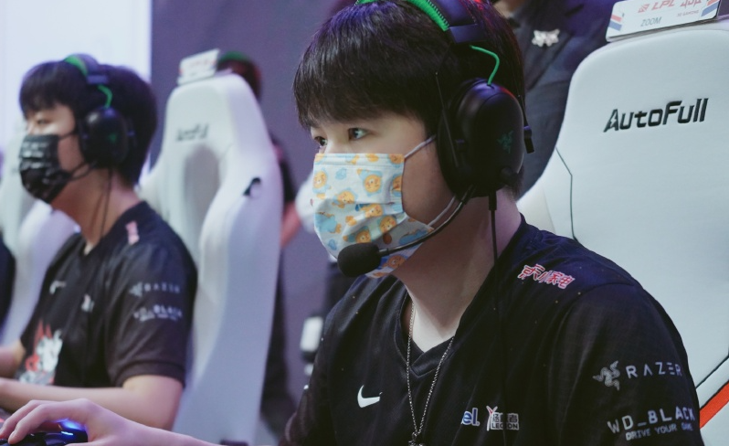 Doinb：JDG新赛季阵容已确定，上单369辅助Missing其他位置不变