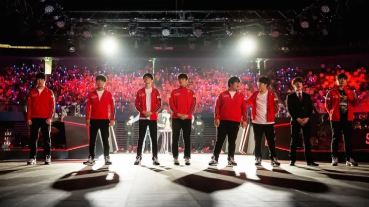 Bang宣布退役后连发十张图！满是SKT回忆，其中一张特别扎心