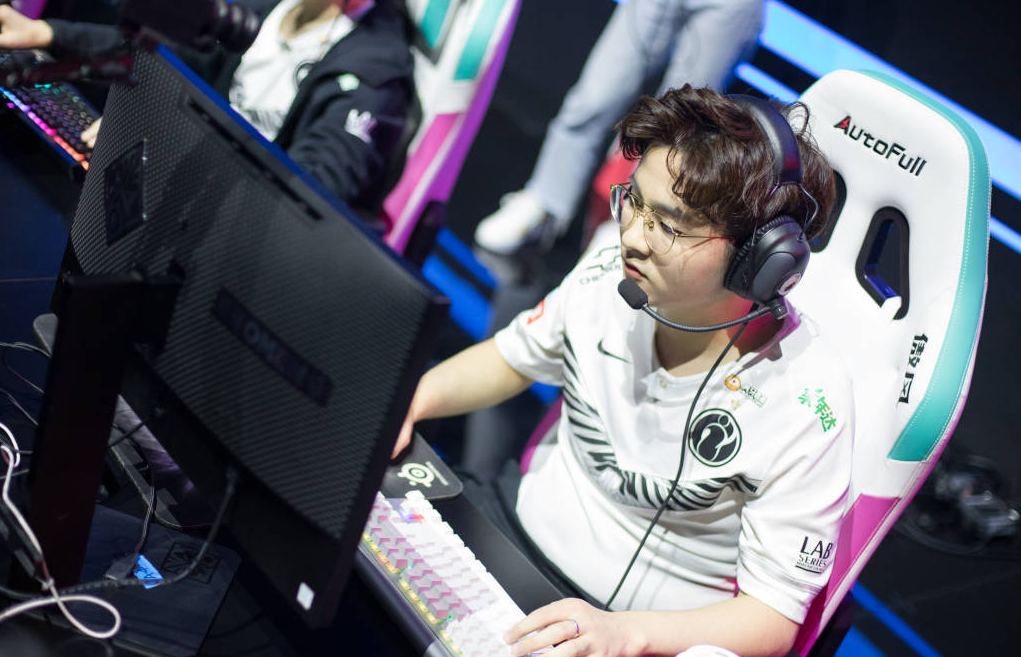 LPL圈内人直播爆料，EDG小将0909加盟IG，Puff南风再度绑定