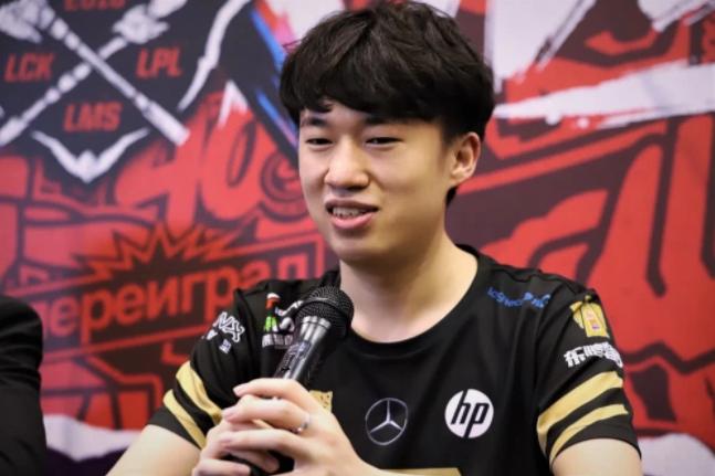 “LPL又一银河战舰诞生！”知情人爆料：Rookie携手Kanavi加盟V5，还有顶级教练团执教！RNG成立至臻全华班