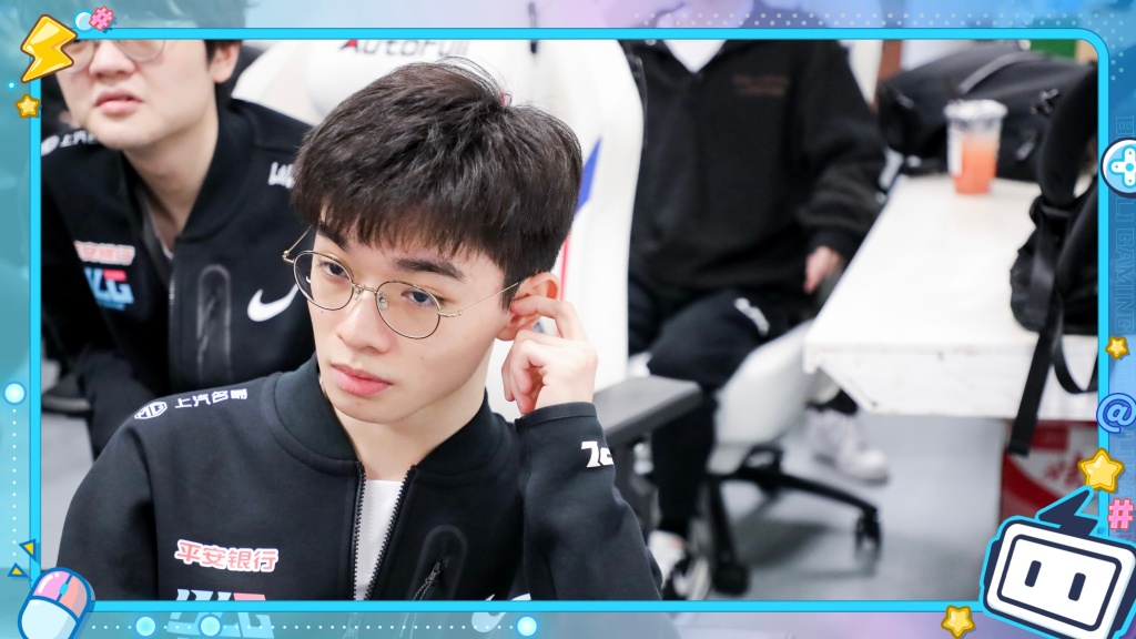 Doggo伤害还不如辅助一半高！网友指责Doggo，UZI上场有希望了