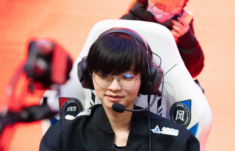 iBoy五杀薇恩逆天改命！RA绝境翻盘，终结五连败