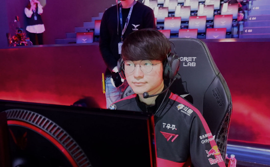 Bin哥厉害！RNG打破LNG不败金身，T1成唯一全胜队