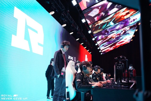 我们从未想过能够赢下RNG！Iboy用10个字点名RNG，粉丝扎心了