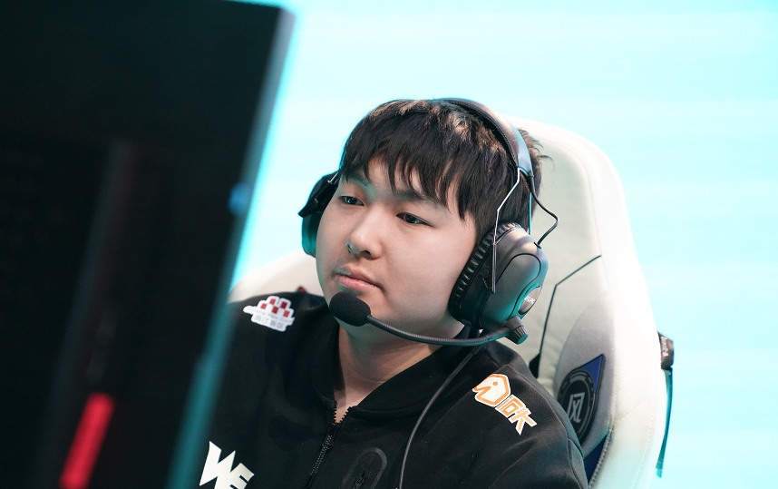 WE不敌BLG再吞连败！Biubiu出装让姿态、宁王直呼抽象