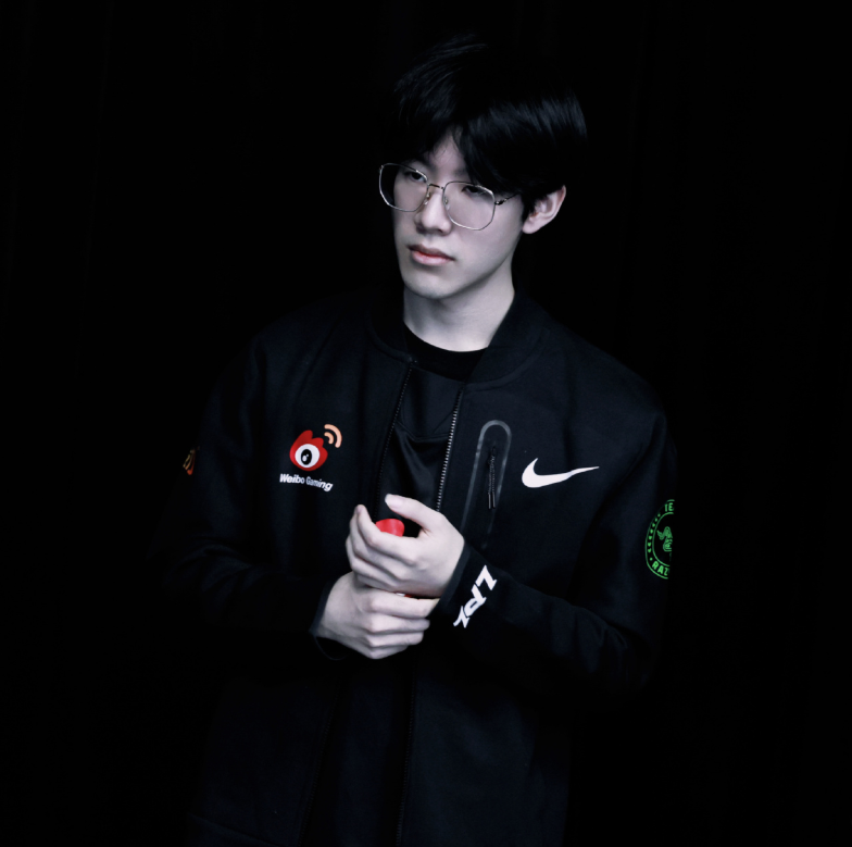 Shy哥蜕变完成，管大校直言：Theshy他真的变了，他太团队了