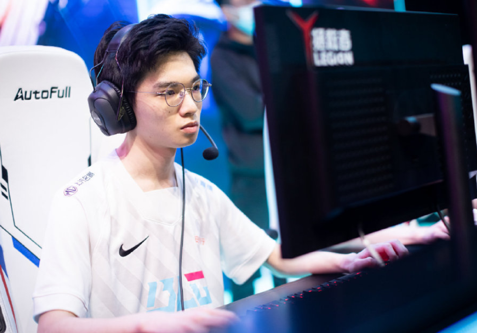 27号LPL首发公布：Rookie大战Doinb！clid重返赛场！Uzi依然替补