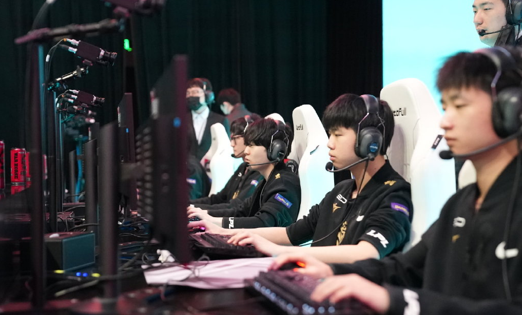 JDG横扫V5，WBG重返LPL头名，IG签下Mole引发热议