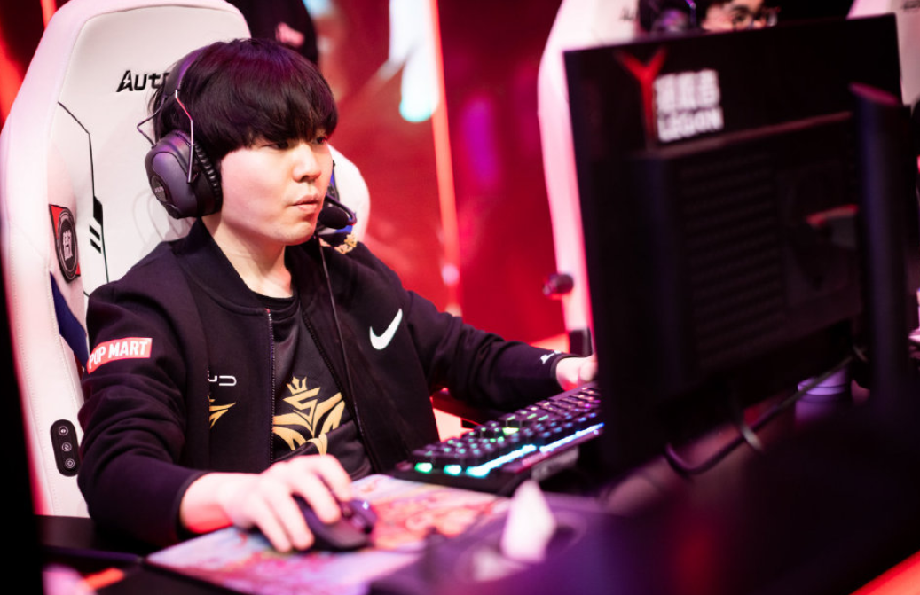 Uzi打了训练赛，比赛还是替补！BLG迎战强敌V5，Doggo下路对线Photic