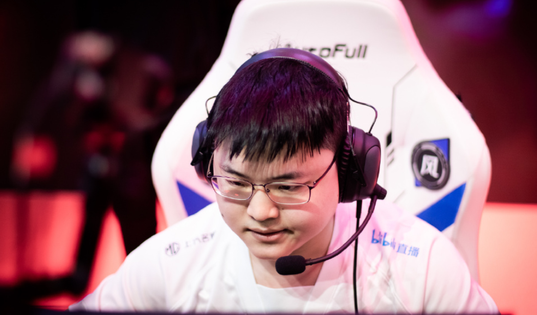 恭喜Uzi！迎来复出后第1次首发！下路对线Viper，V5更换打野，XLB首发登场