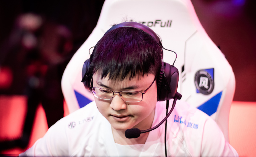 LPL3月12日首发名单出炉，Uzi登场对阵Viper，网友：舒服了！