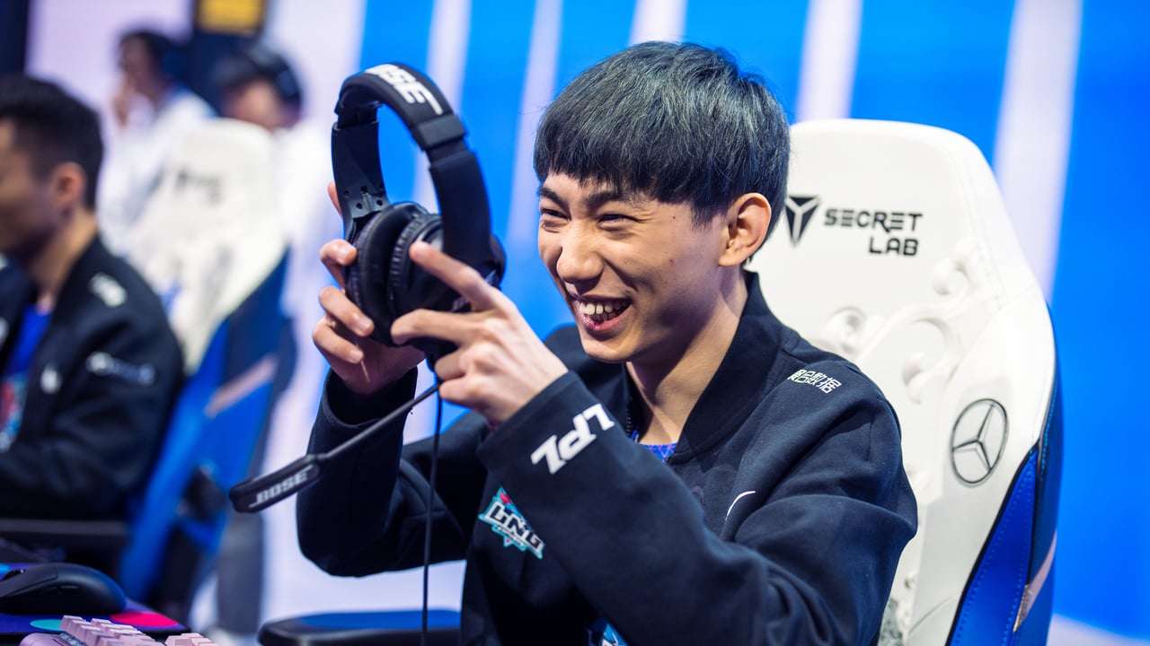 LPL明日三大惊喜：Uzi回归首发阵容，V5实验XLB，韩服第一辅助上场！