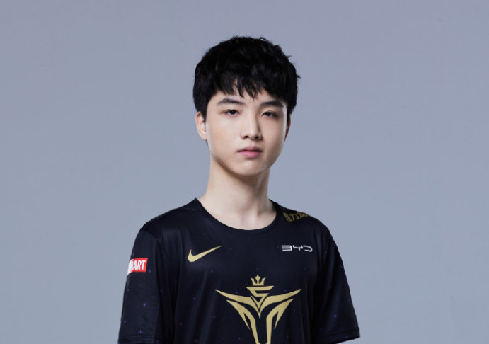 “XLB的首发没了”，Karsa出现低烧，V5全队停赛！和AL比赛延期至月底